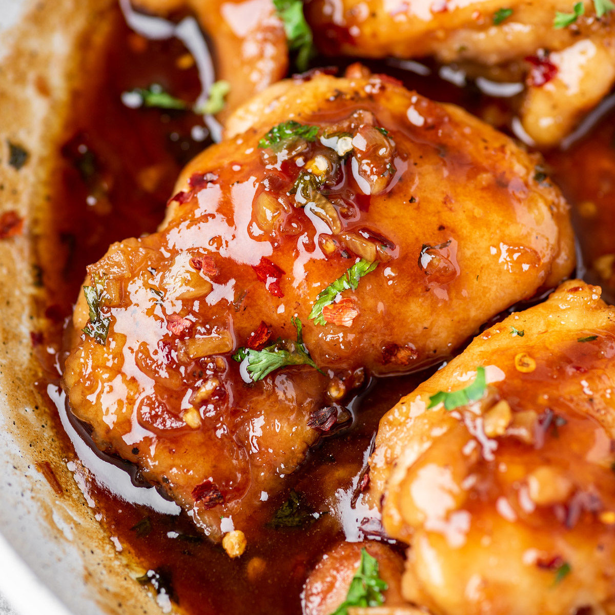 Honey Garlic Chicken Thighs - Recipes Mara